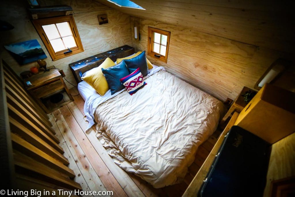 Treehouse Living With The Masters - Teeny Abode - Living Big In A Tiny ...