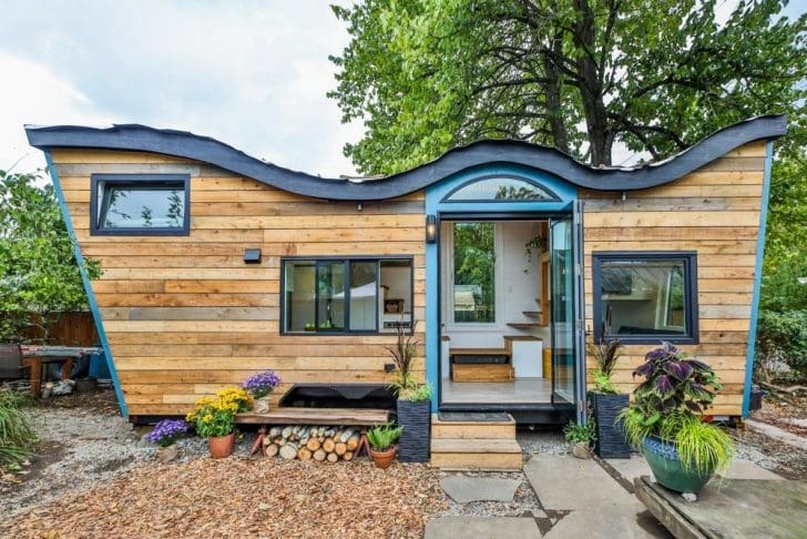 Natural-Built Tiny House With Biophilic Design And A Living Roof ...